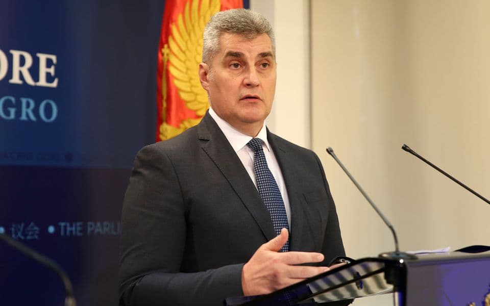 Brajoviću darivali vaze, manžetne, slike, statue - Pobjeda