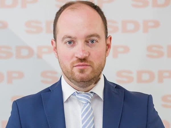 Stanić: Šešelj i Marić odgovaraće na sudu zbog uvreda na račun ...