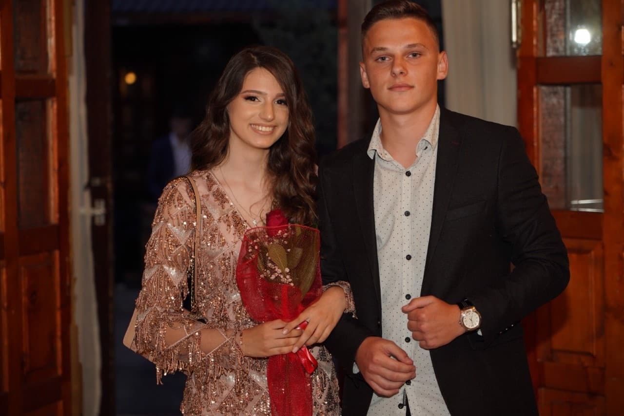 Učenici OŠ "Mahmut Lekić" proslavili polumaturu - Pobjeda