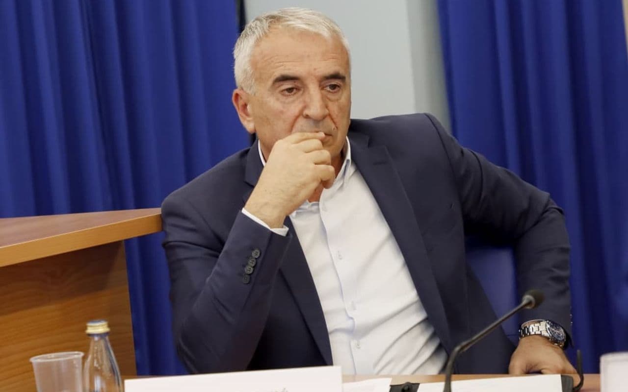 Zapaljeno vozilo poslanika DF-a Dejana Đurovića - Pobjeda