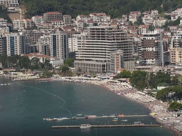 Dva službenika MUP-a uhapšena zbog zloupotrebe položaja u Budvi