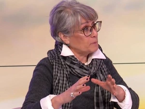 Beograd: Aktivistkinja Aida Ćorović puštena iz policije