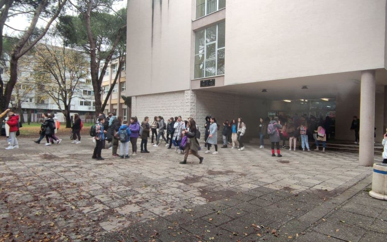 Do kraja sedmice nastava u srednjim i osnovnim školama će se odvijati u ...