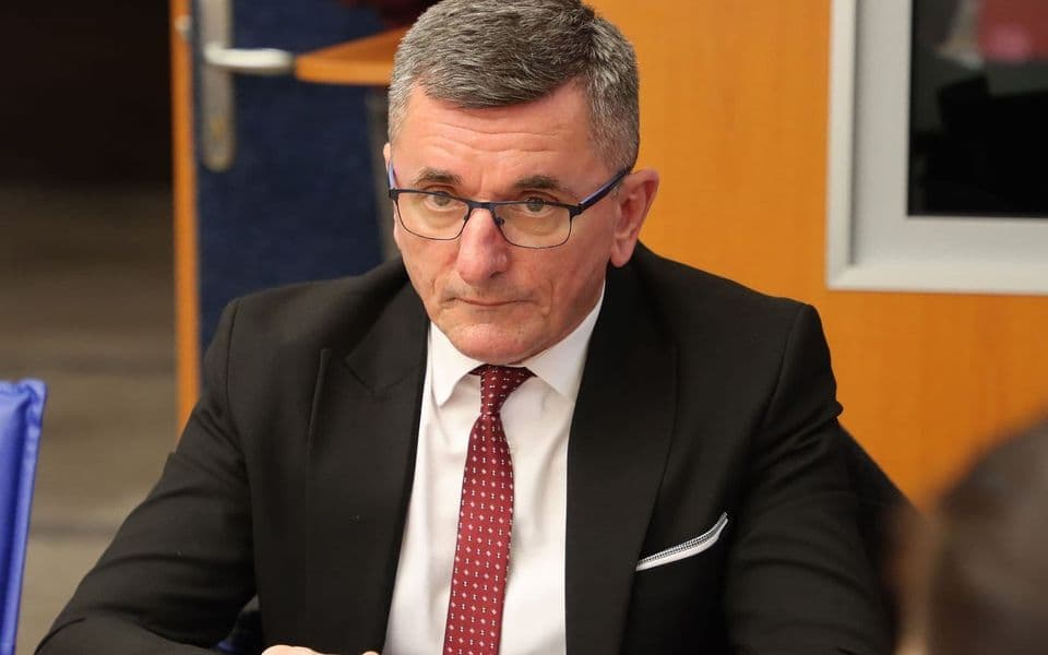 Radulović: Kad institucije ne rade, političari mogu prisilno da ...