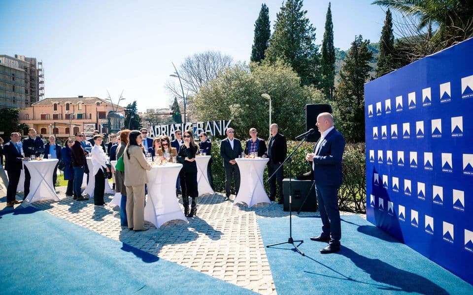 Otvorena filijala Adriatic Banke u Budvi - Pobjeda