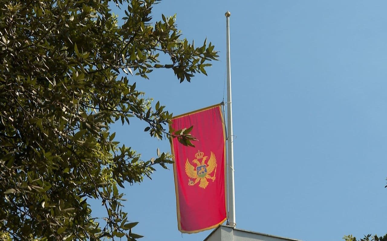 VIDEO: Dan žalosti u Podgorici: Zastave na pola koplja - Pobjeda