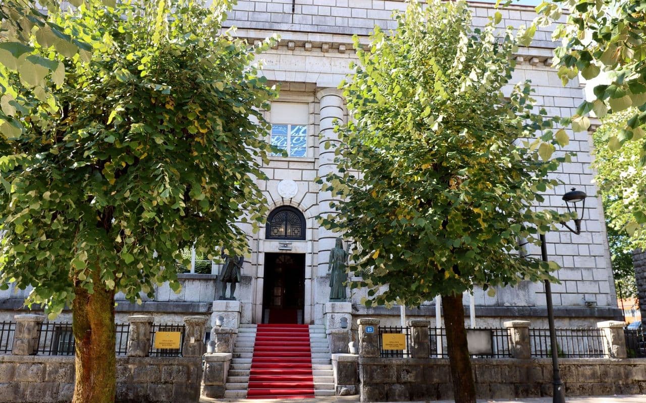 Šamar u lice najboljima - Pobjeda