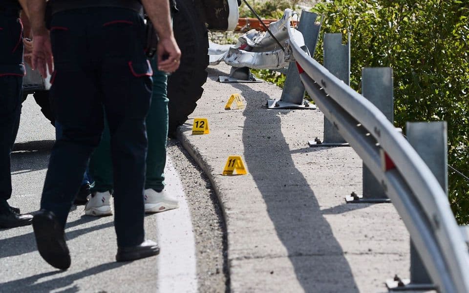 Vozilo sletjelo sa kolovoza na putu Podgorica - Bar, stradao ...