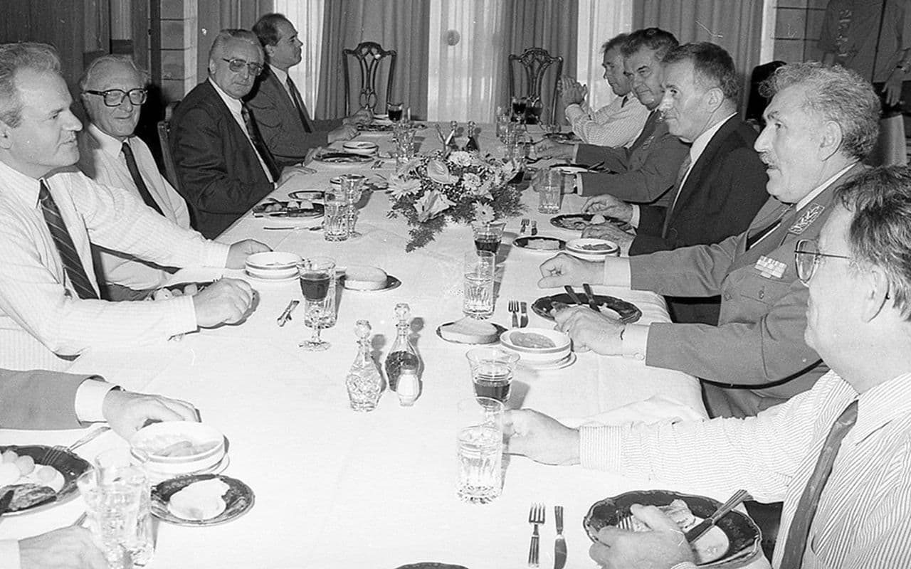 Snovi o osvajanju i realnost pomirenja - Pobjeda