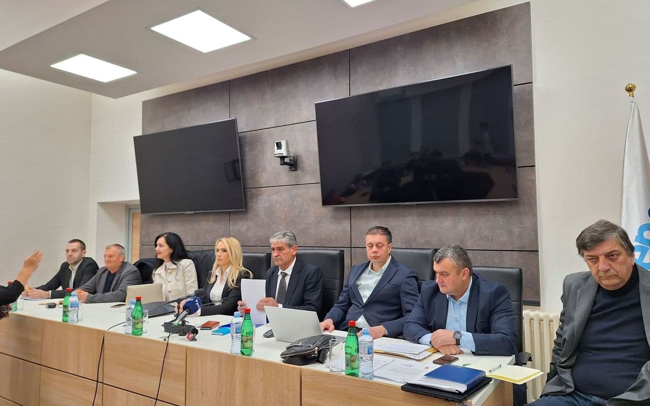 Za Željezaru stigle tri ponude, tek slijede bodovanje i pregovori Za Željezaru stigle tri ponude, tek slijede bodovanje i pregovori