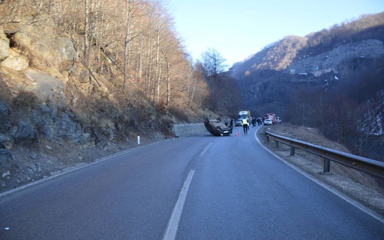 Prevrnulo se vozilo, stradao Kolašinac - Pobjeda