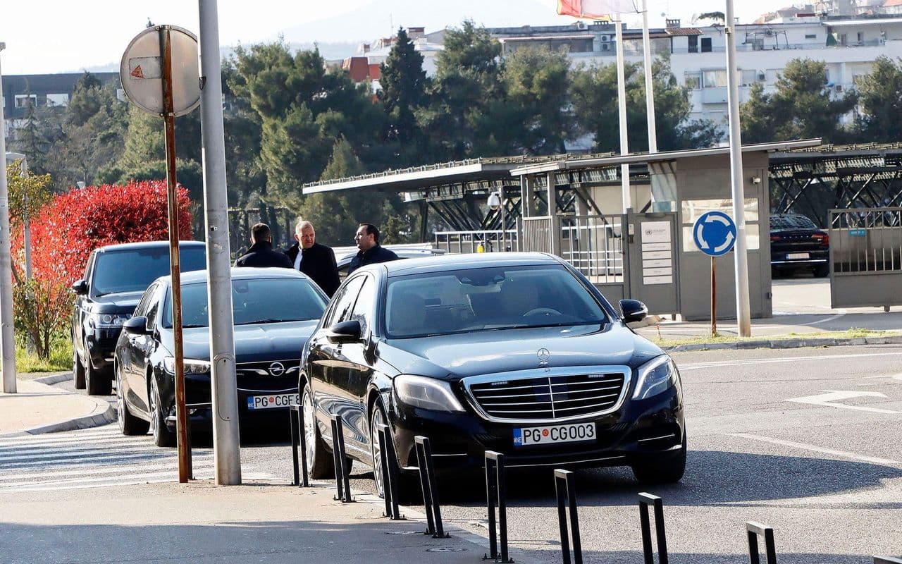 Vozni park države broji čak 4.658 vozila, a ove godine kupuju još 500 novih auta!