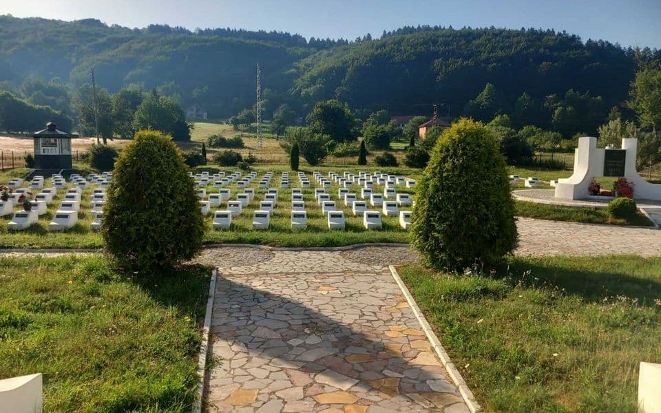 Sami su morali da kopaju svoje grobove - Pobjeda