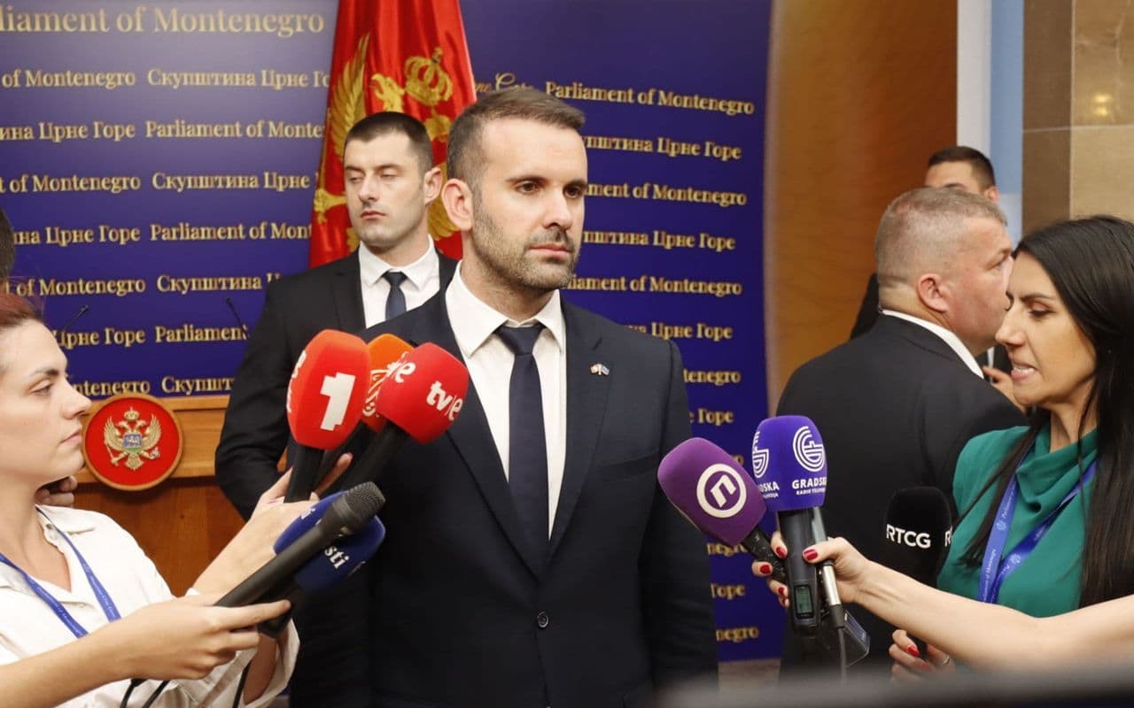 Spajić: Nećemo moći da zakažemo naknadno premijerski sat, odgovori će biti na sajtu Vlade