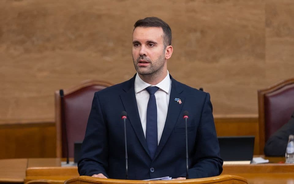 Premijerski sat: Spajić će odgovarati samo na pitanja opozicije