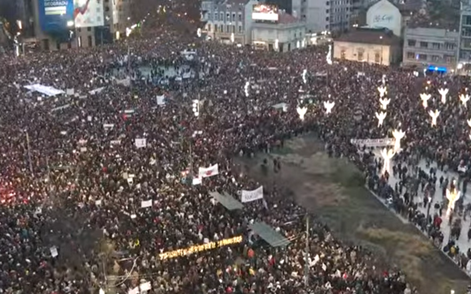 Novi veliki protesti u Beogradu: Okupljeni skandiraju "Ruke su vam krvave"