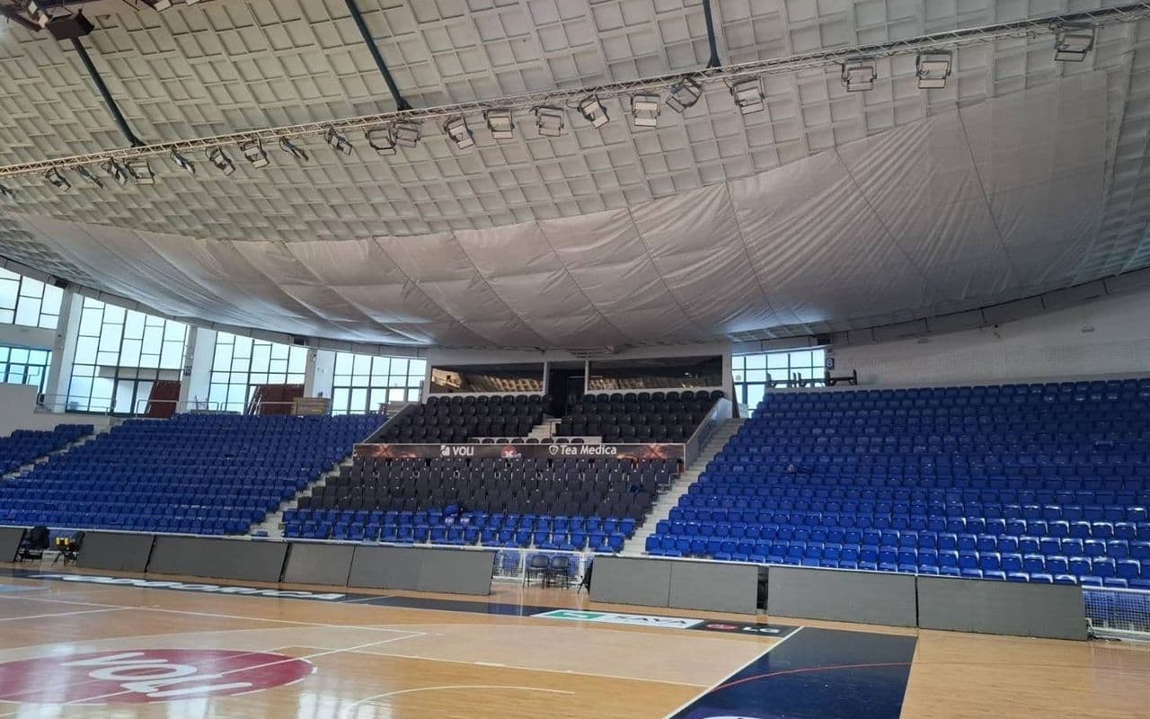 Postavljena zaštitna mreža, “Mtel dvorana Morača” ponovo može da ...