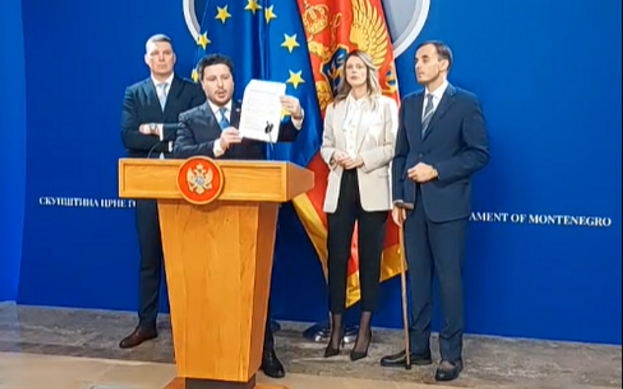 Abazović: SDT i ASK su već trebali da reaguju na Spajićev sporazum sa UAE