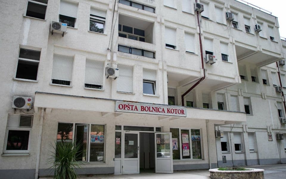 Kotorska bolnica automobil čuva ako se zapuca u gradu - Pobjeda