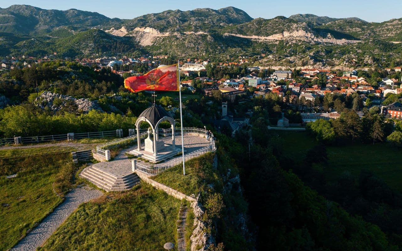 Tri prsta zločinačka iznad cetinjske tragedije - Pobjeda