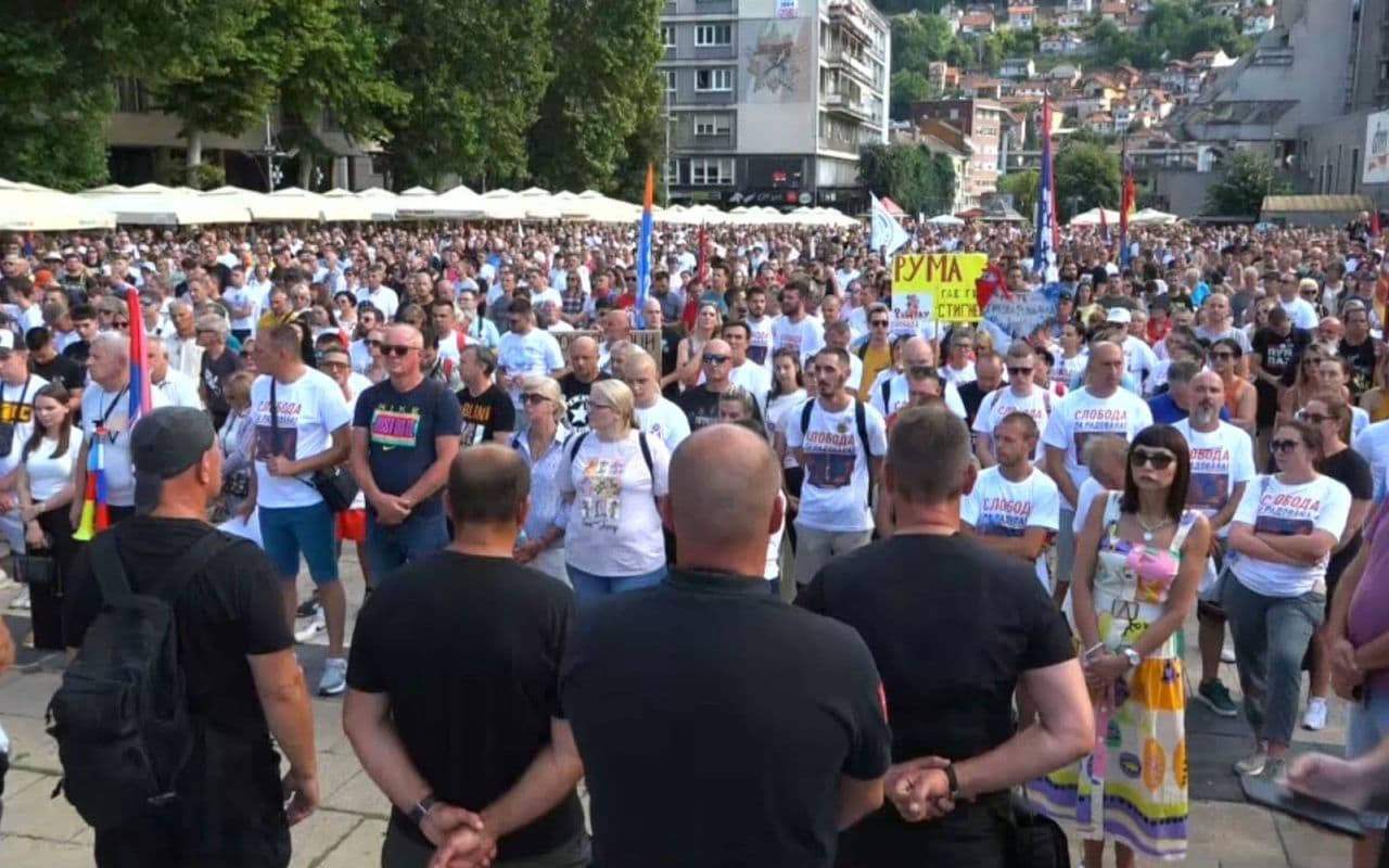 Hiljade ljudi na protestu “Srbijo, Užice te zove” - Pobjeda