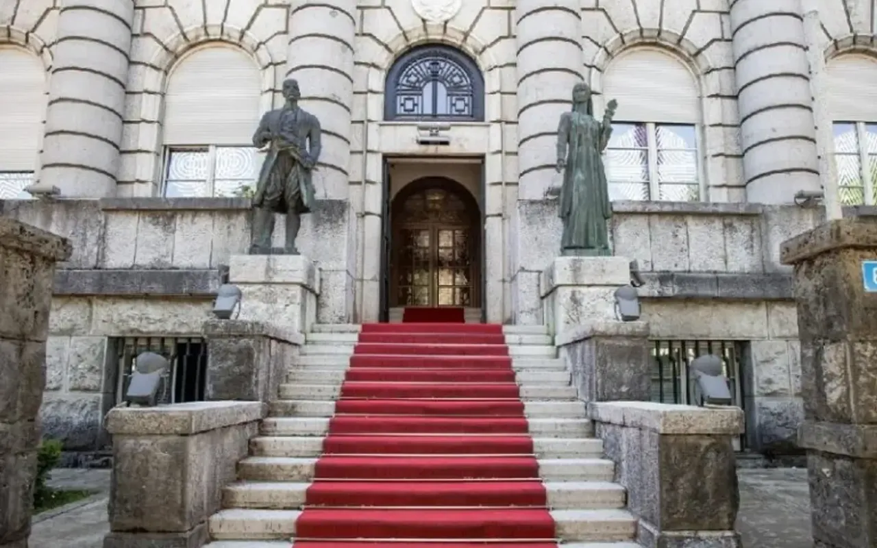 Ministarstvo kulture poslalo inspekciju nakon podizanja spomenika Pavlu ...