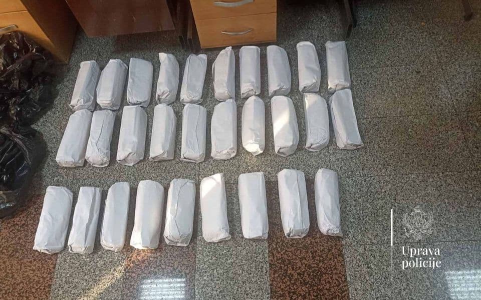 Pronađeno preko 300 tableta diazepama i rezani duvan - Pobjeda