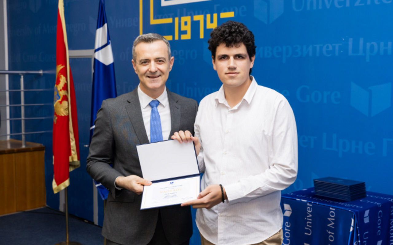 Student Mašinskog fakulteta Pavle Bojović prosjekom 10 zaslužio nagradu ...