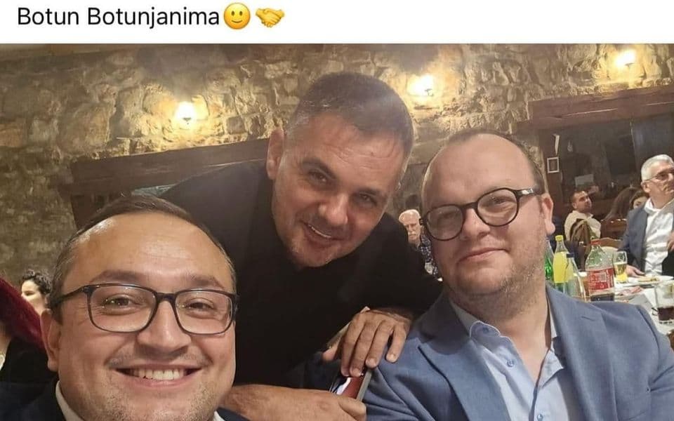 „Botun Botunjanima“ na mrežama, a glas za kolektor u institucijama