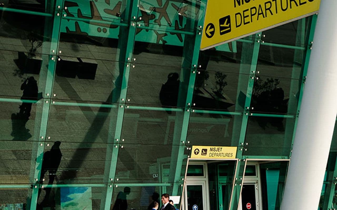 Skoro 140.000 građana Crne Gore koristilo aerodrom u Tirani