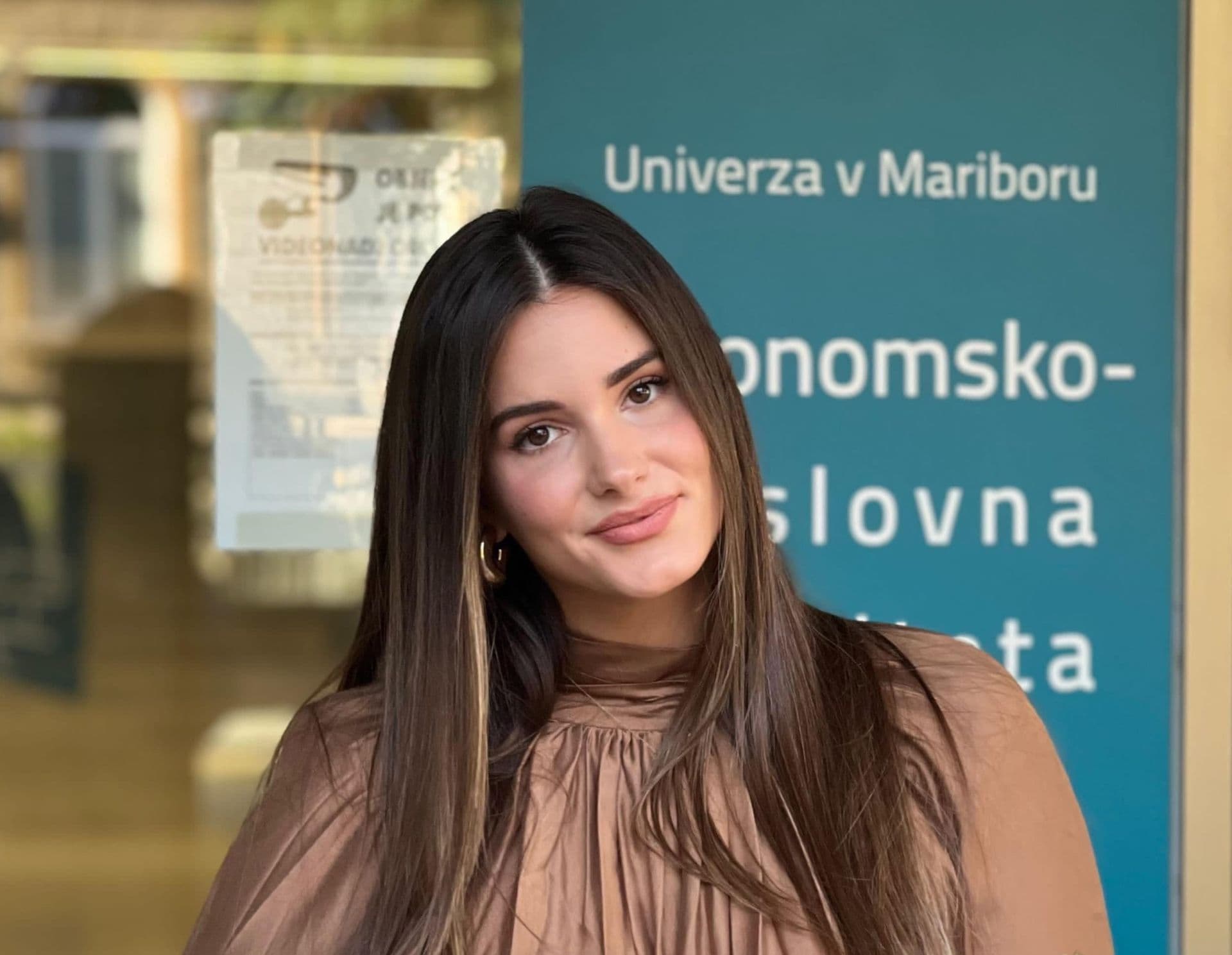 Funkcije rezervisane za partijski kadar, dok dobri menadžeri rade za ...